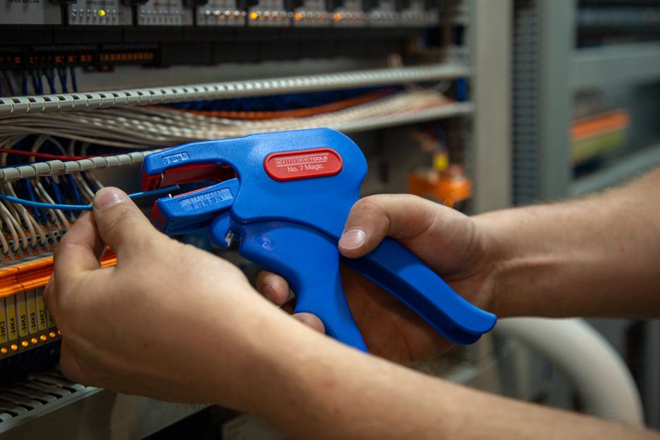 Wire Stripper No. 7 Magic | for cable stripping and skinning, working ...